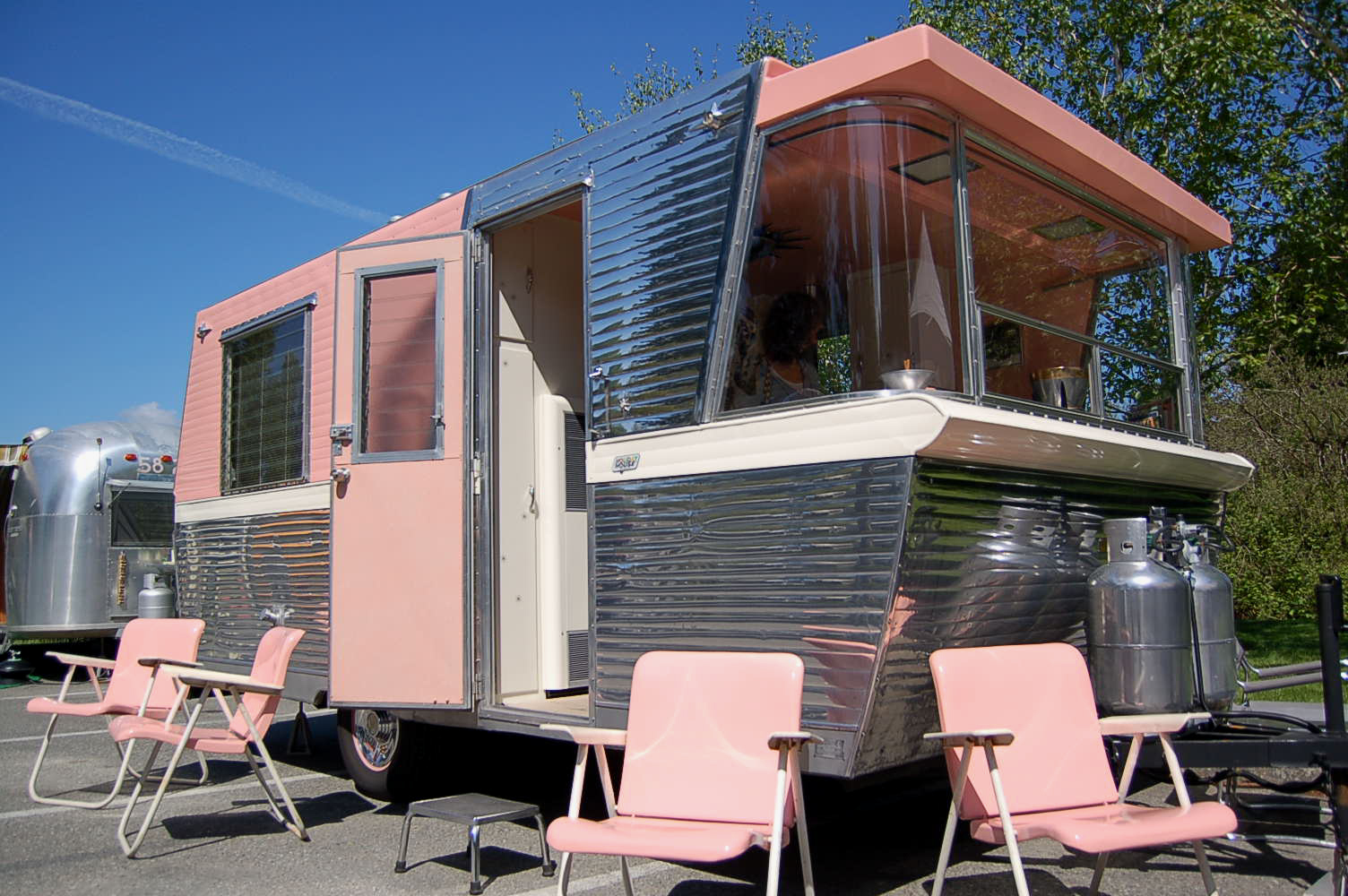 1961 Holiday House Trailer Turned to Girly Tiny Home? - Tiny House Pins